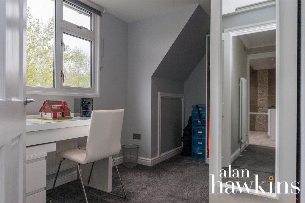 Station Road Royal Wootton Bassett Sn4 7 Alan Hawkins