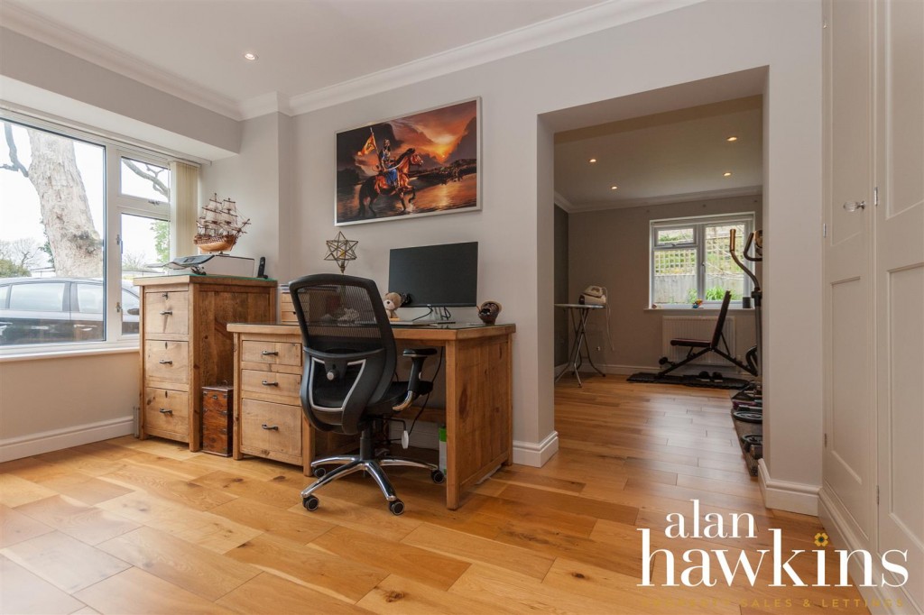 Station Road Royal Wootton Bassett Sn4 7 Alan Hawkins
